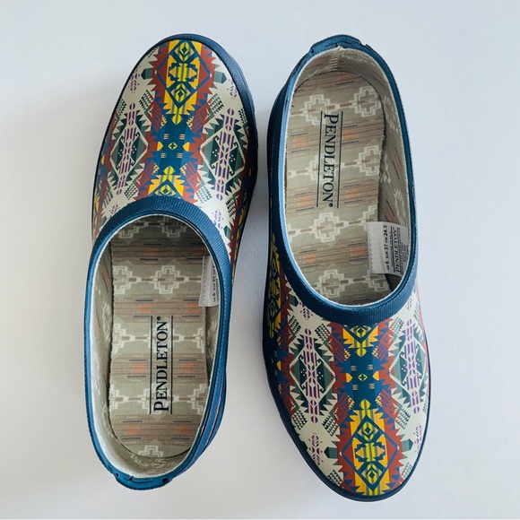 Pendleton | Shoes | Pendleton Journey West Garden Clog Womens Size 6 ...